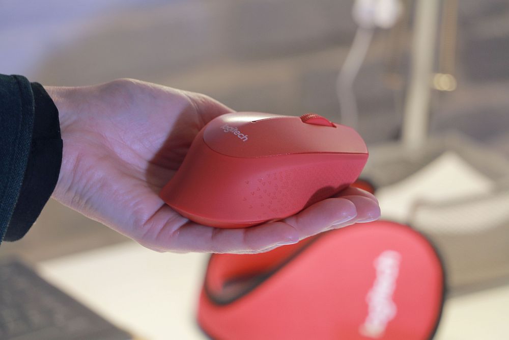 Novi milenij - Logitech miševi M330 Silent Plus i M220